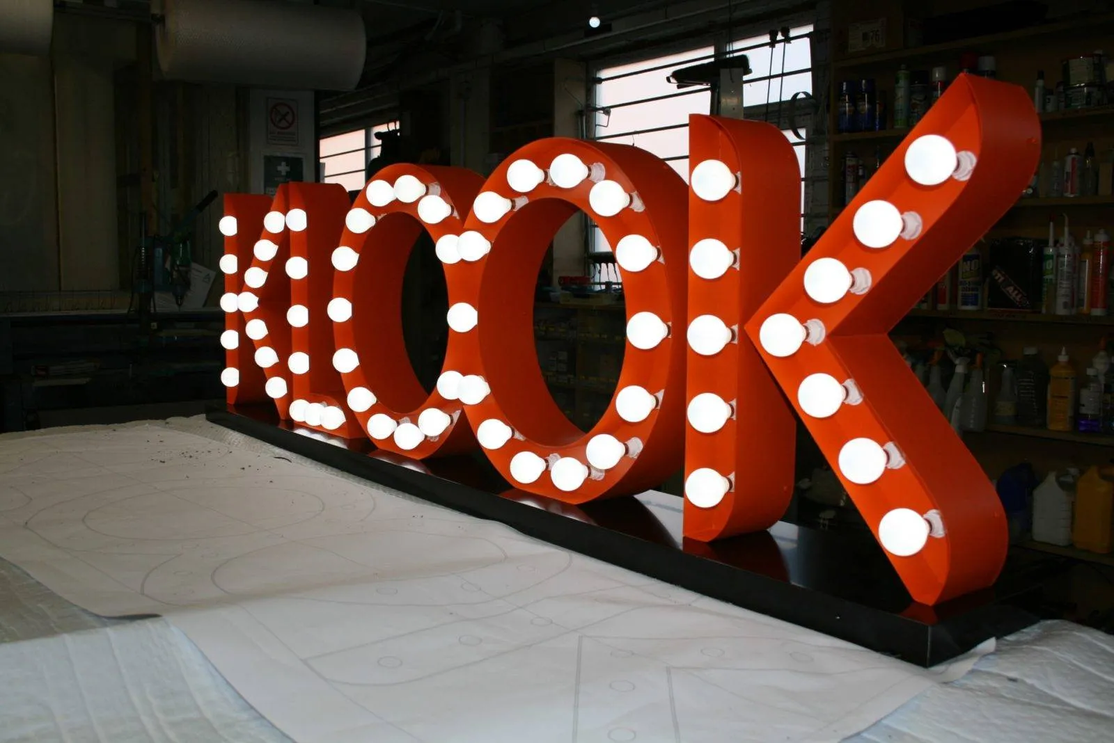 Light Bulb Signs | Lightbulb Signs UK | Fairground | London | A1deSIGNS